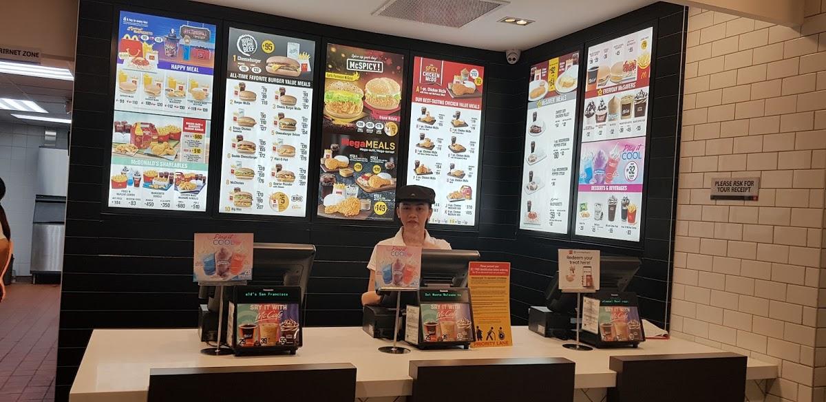 Menu at McDonald's restaurant, Quezon City, FPJ Ave