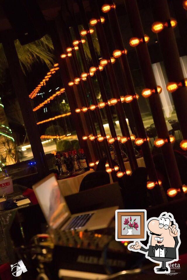 Studio 54 pub & bar, Vlorë - Restaurant reviews
