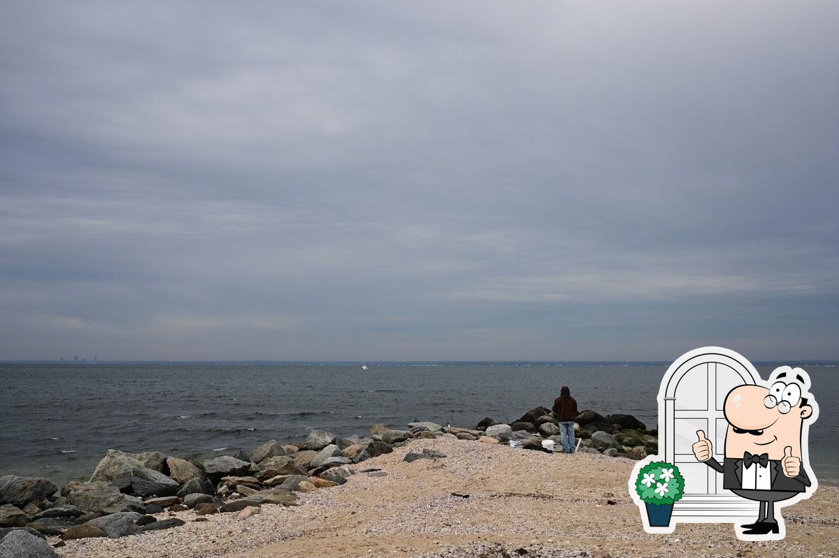 Piping Rock Beach Club in Locust Valley - Restaurant reviews