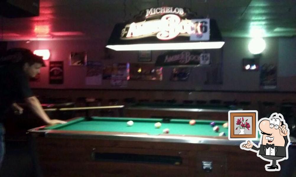 8 Ball Sports Bar & Billiards in Columbus - Restaurant menu and reviews