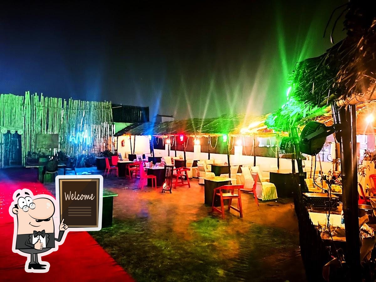 Red Chilli Rooftop - club & restro, Robertsganj - Restaurant reviews