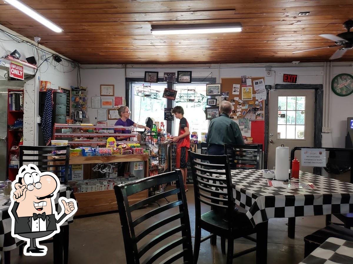 The Combs Store & Cafe in USA - Restaurant reviews
