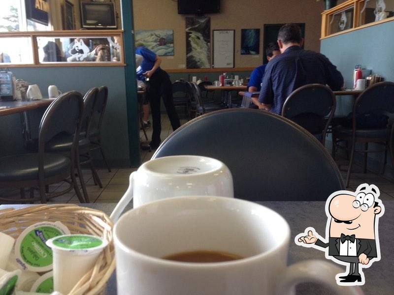 Radium Husky Travel Centre in Radium Hot Springs - Restaurant reviews