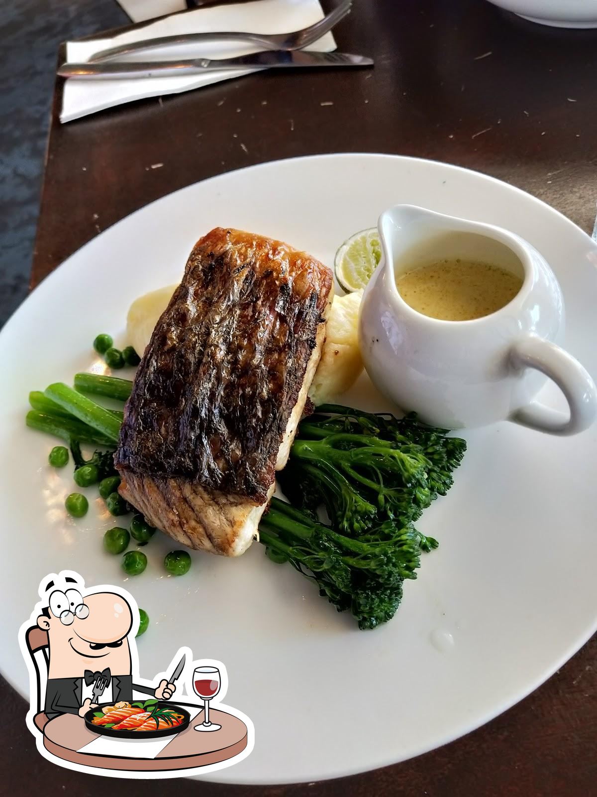 Mullaloo Beach Hotel in Mullaloo - Restaurant reviews