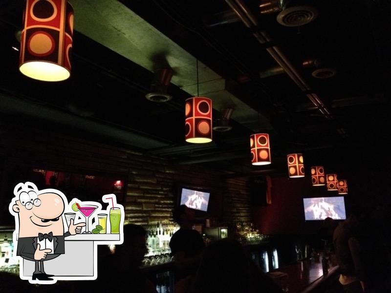 Delux Bar & Lounge in Detroit - Restaurant menu and reviews