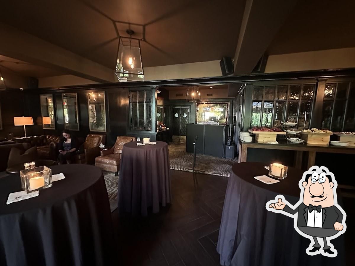 Hendrick's Tavern, Roslyn - Restaurant menu, prices and reviews