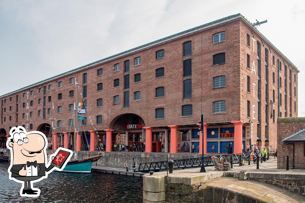 Costa Coffee, Albert Docks, 18 & 19 The Colonnades in Liverpool ...