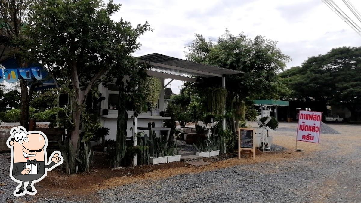 white box coffee cafe, Nang Buat