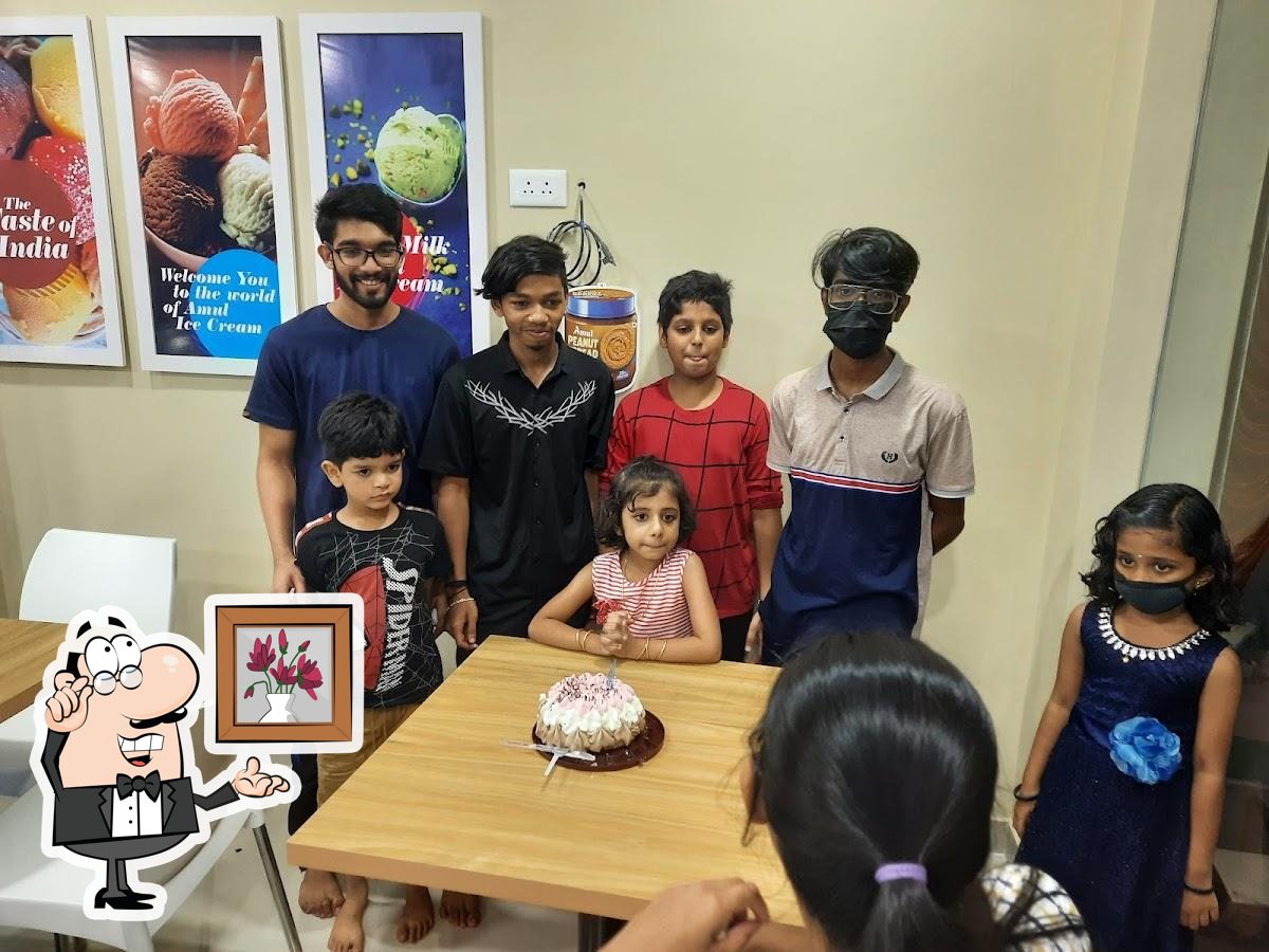 Tasty Scoops Amul Icecream Parlour, Vadanappally - Restaurant reviews