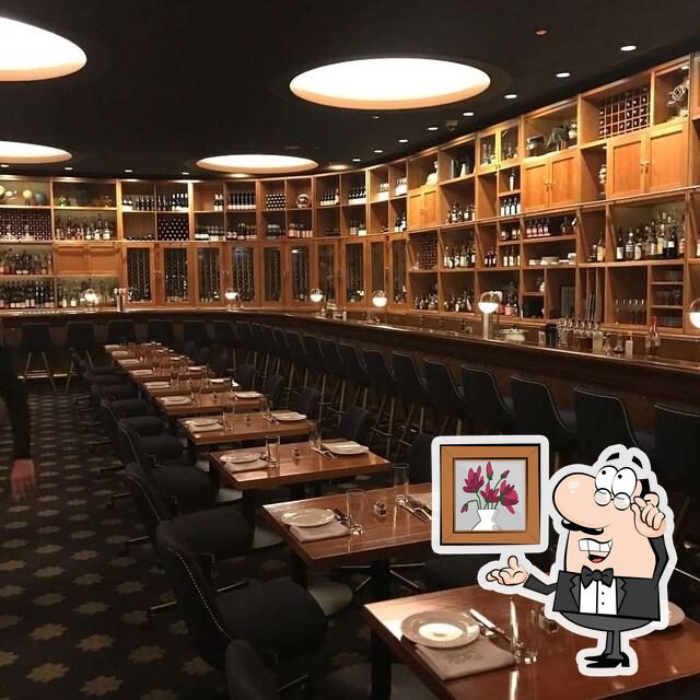 Cherry Circle Room in Chicago - Restaurant menu and reviews