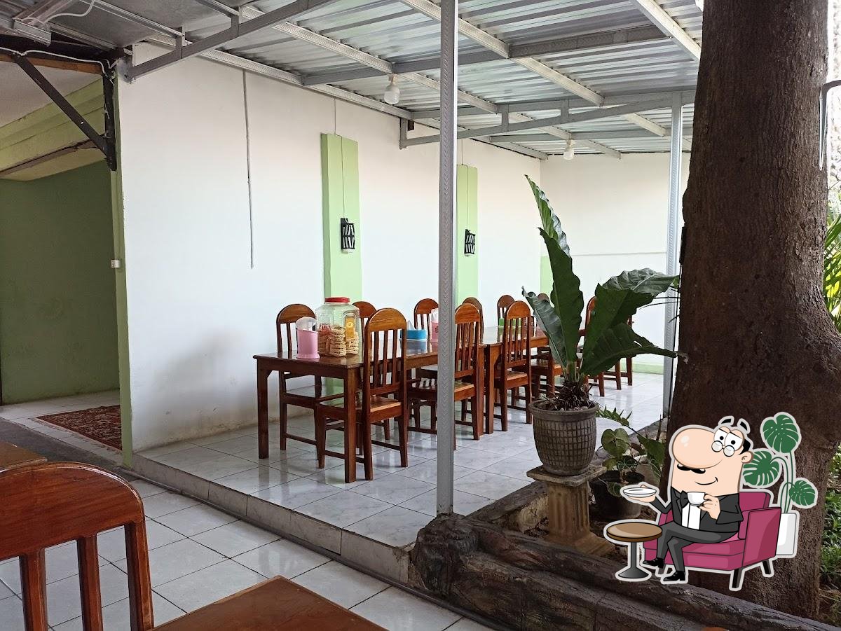 Nasi Kapau SUTAN BATUAH, Madiun - Restaurant reviews