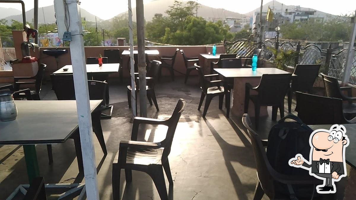 Radhee rooftop Restaurant, Udaipur - Restaurant menu, prices and reviews