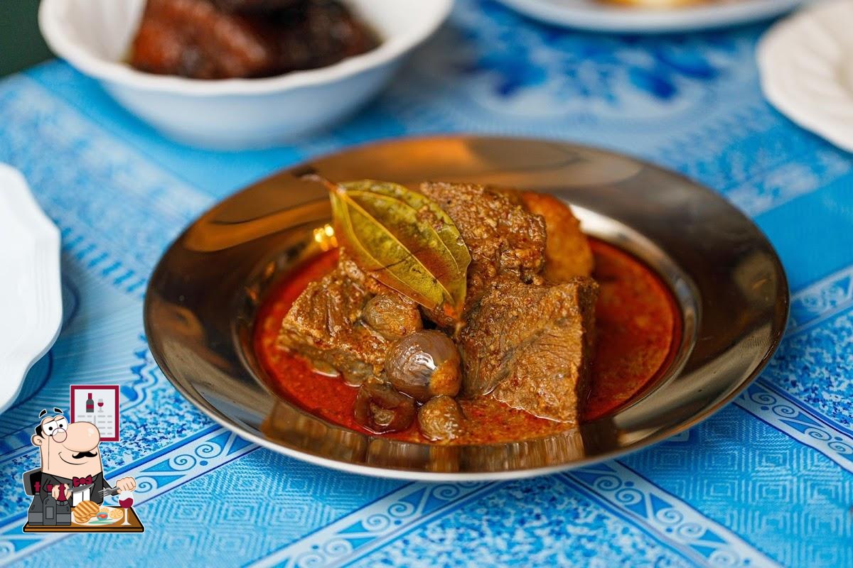 Plaza Khao Gaeng, 103-105 New Oxford St in London - Restaurant reviews