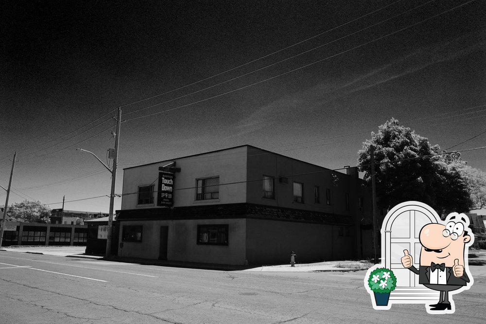 Barton Touchdown Pub, 912 Barton St E in Hamilton - Restaurant reviews