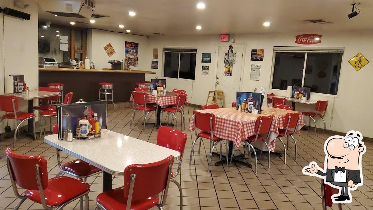 Mr. Alien Sandwiches and frozen yogurt, 5388 US-95 in Amargosa Valley ...