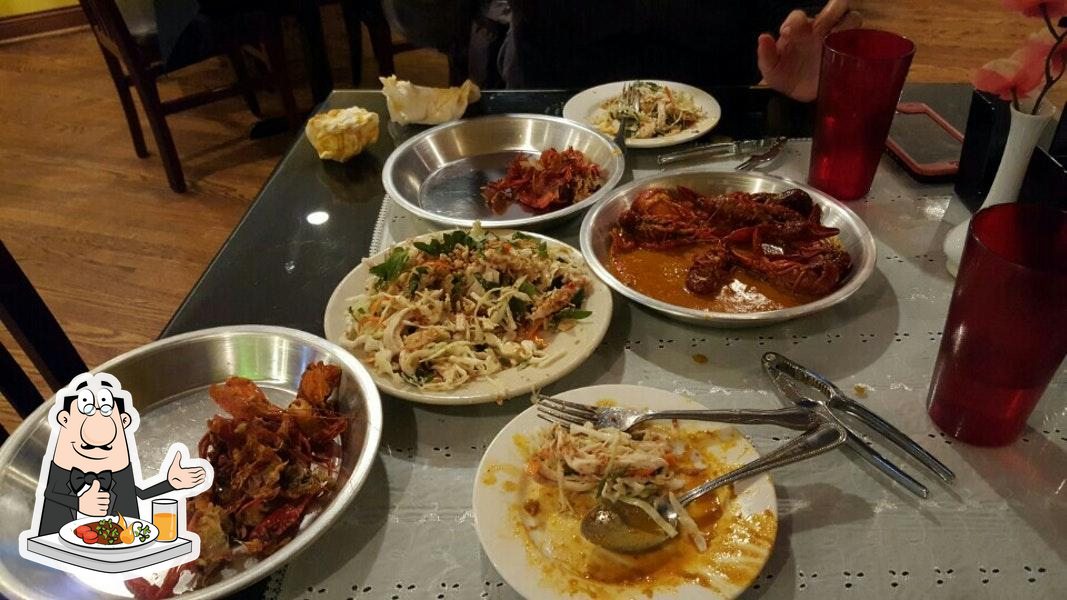 Sunset Phở Caffe, 2856 N Clark St in Chicago - Restaurant menu and reviews
