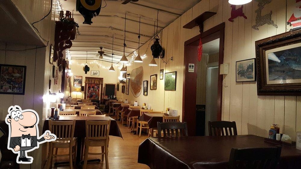 Reunion Station, 23 Center St in Damariscotta - Restaurant menu and reviews