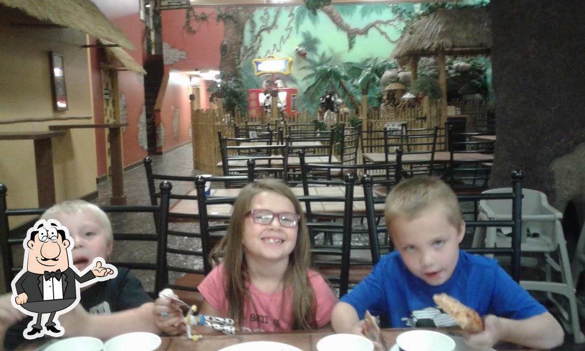 Chuckles in Crossville - Restaurant reviews