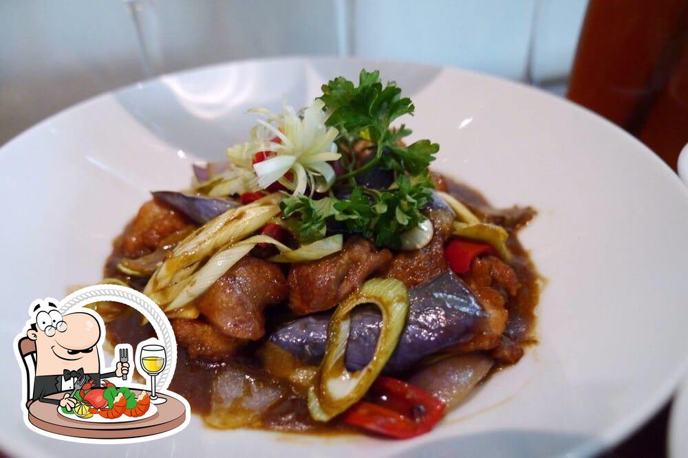 Golden Triangle, 610 S 5th St in Philadelphia - Restaurant menu and reviews
