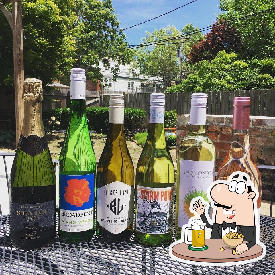 33 Wine Shop & Bar in St. Louis - Restaurant menu and reviews