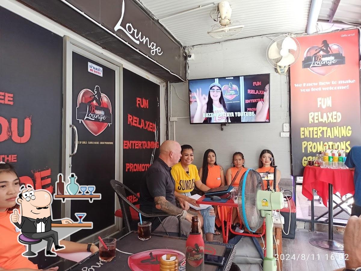 Buzzin Lounge, Pattaya - Restaurant menu, prices and reviews