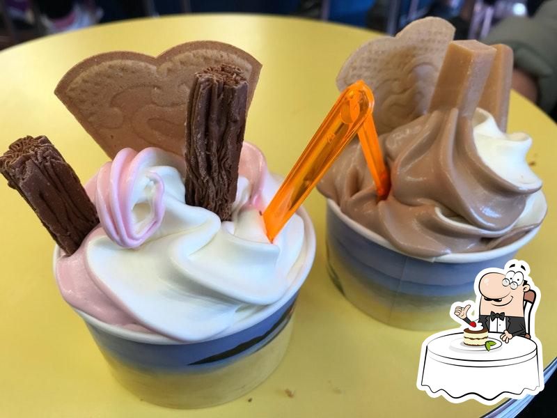 Harbour Bar Ice Cream Parlour in Scarborough - Restaurant reviews