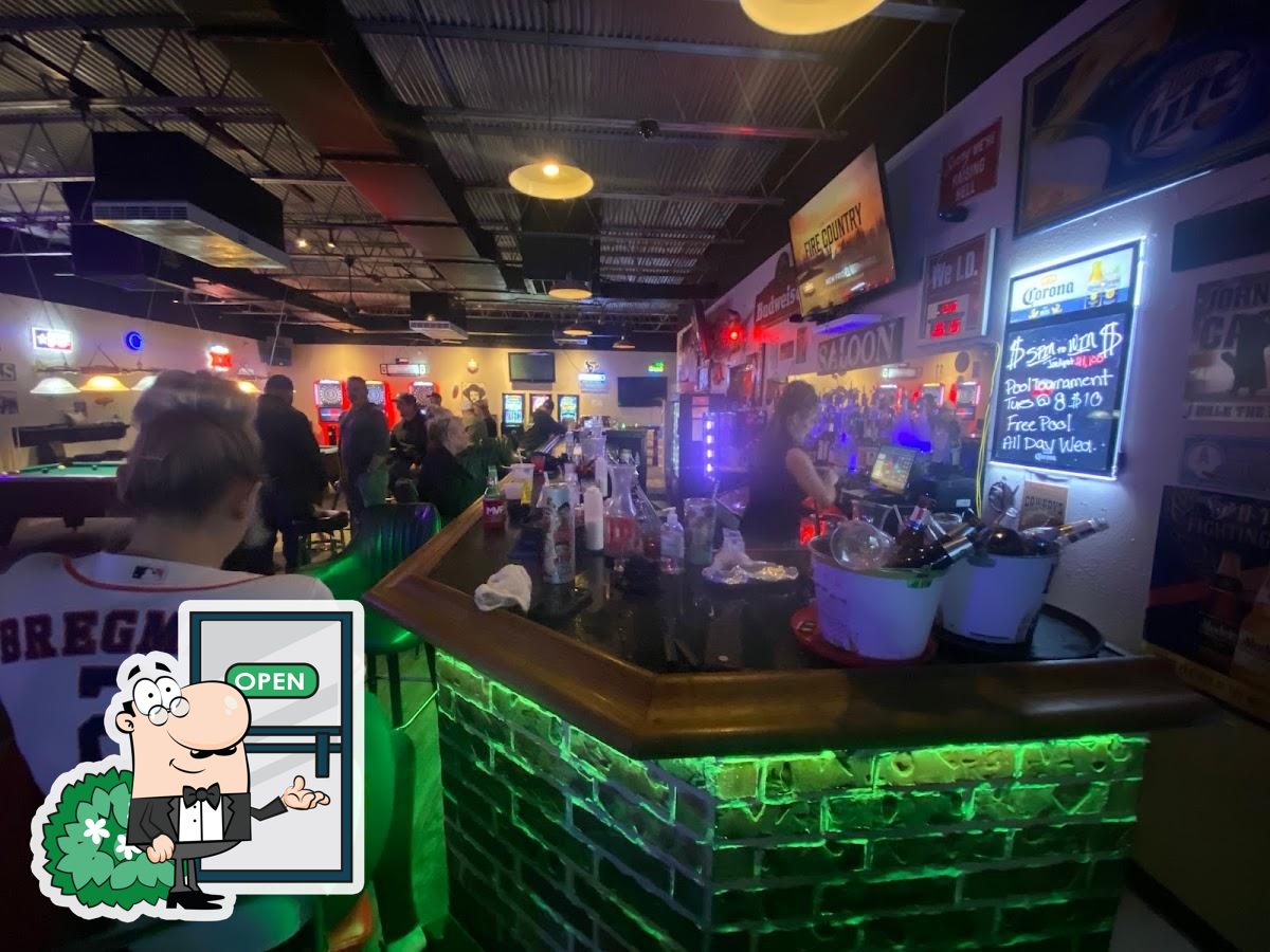 Turn Around Club Pasadena in Pasadena - Restaurant reviews