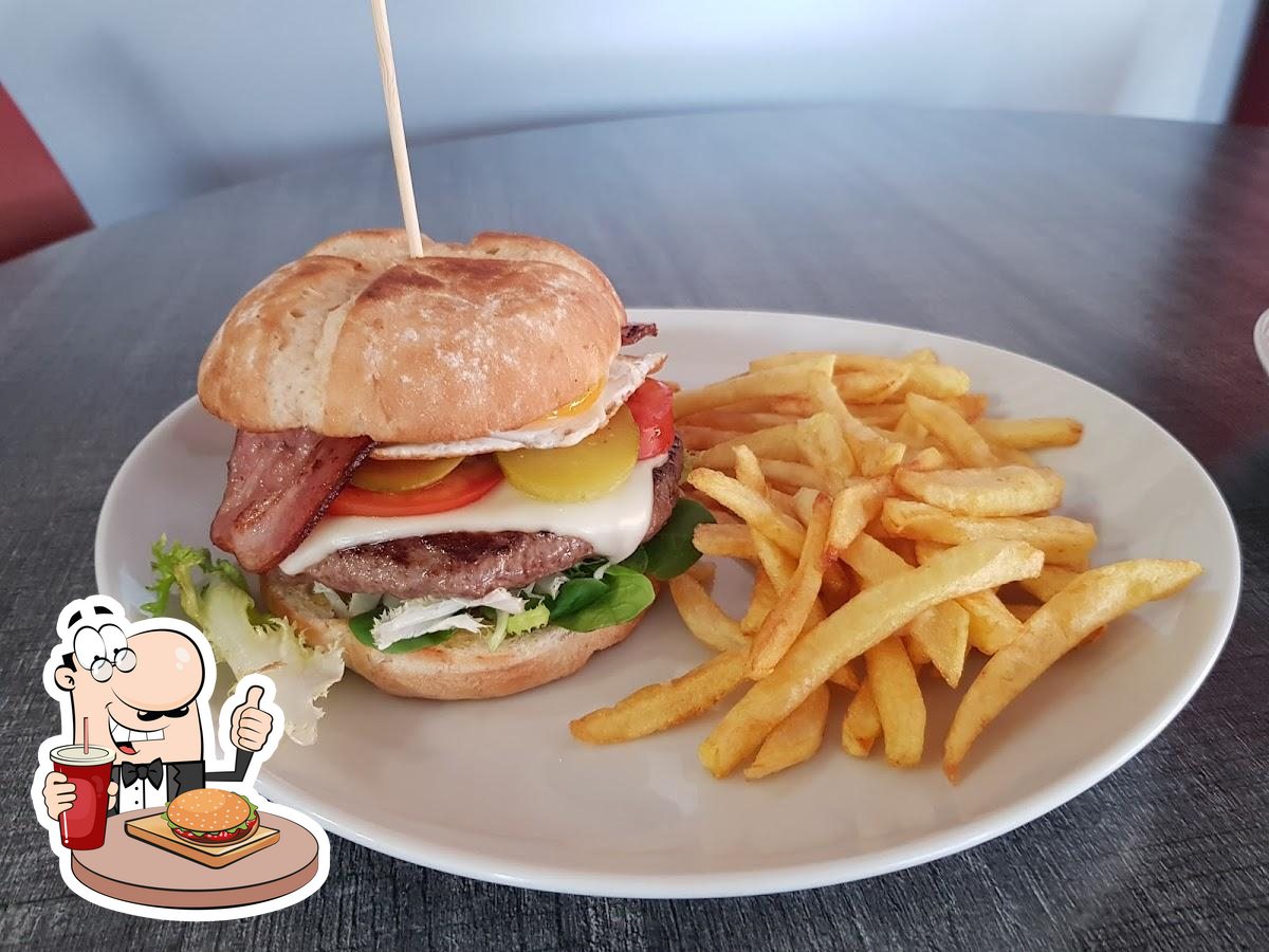 Bar Cafeteria Claudia in Miami Platja - Restaurant reviews