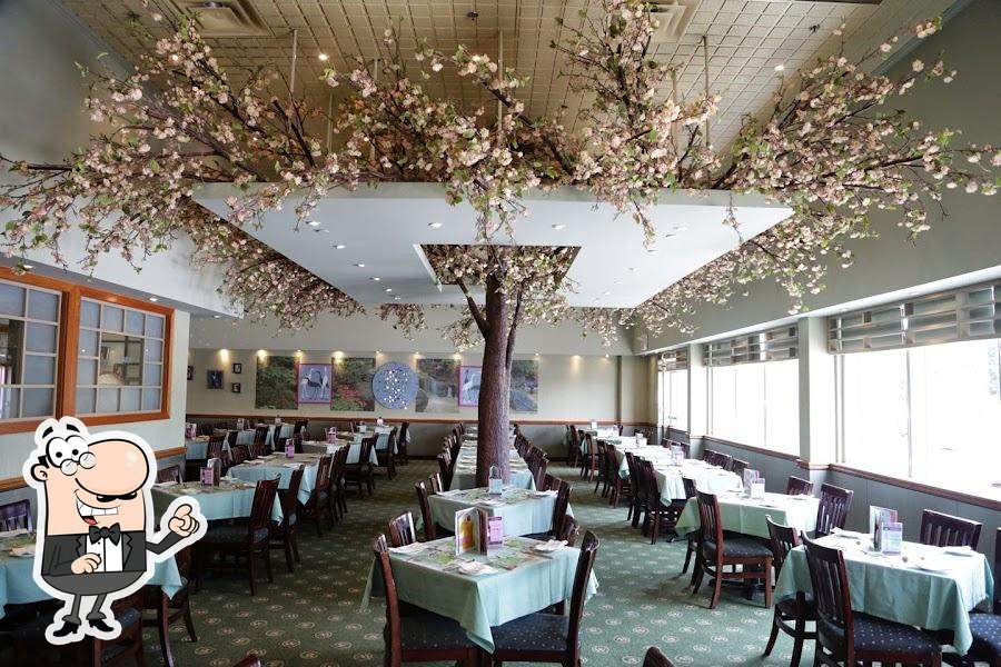 Mandarin Restaurant, 16655 Yonge St in Newmarket - Restaurant menu and ...