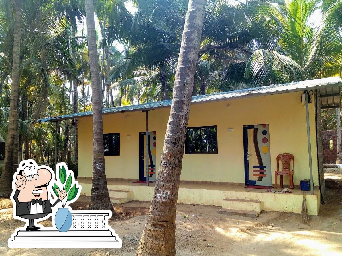 Pevekar khanaval and home stay, India - Restaurant reviews