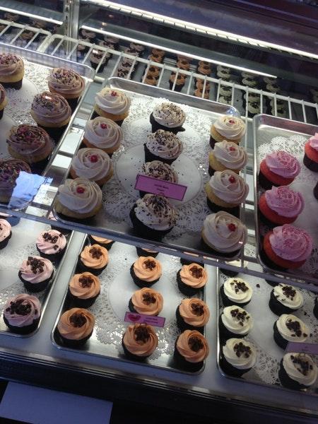 Menu at New York Cupcakes desserts, Bellevue