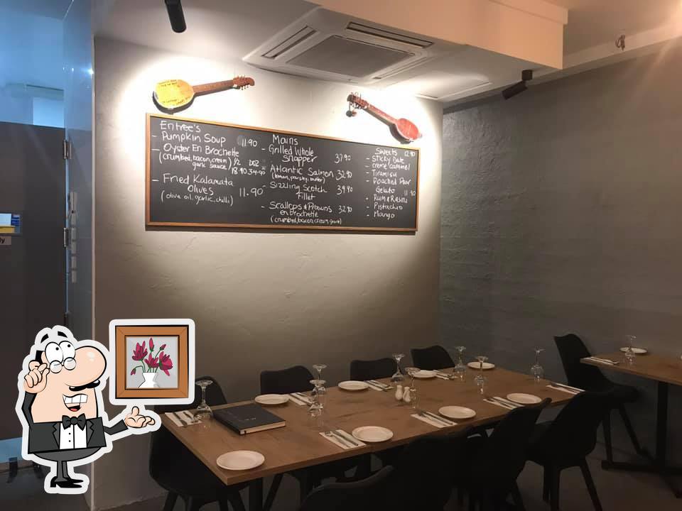 Tre Bambini Italian & Seafood Restaurant in Berry - Restaurant menu and ...