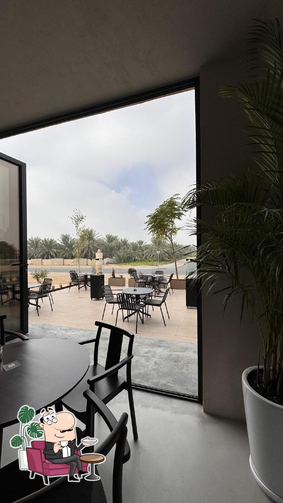 Como lounge, Al Ain - Restaurant menu, prices and reviews