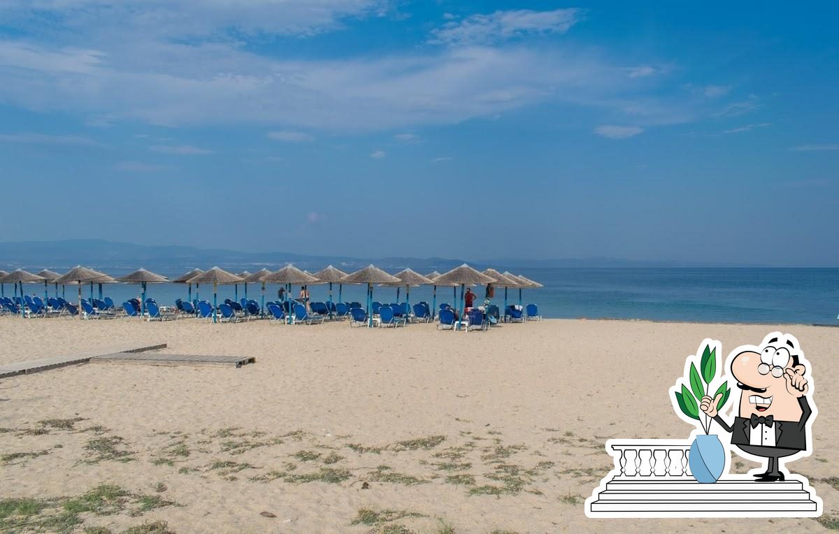 BLUE Beach Bar Sunny Blue Coffee and Drinks, Potidea - Opiniones del ...