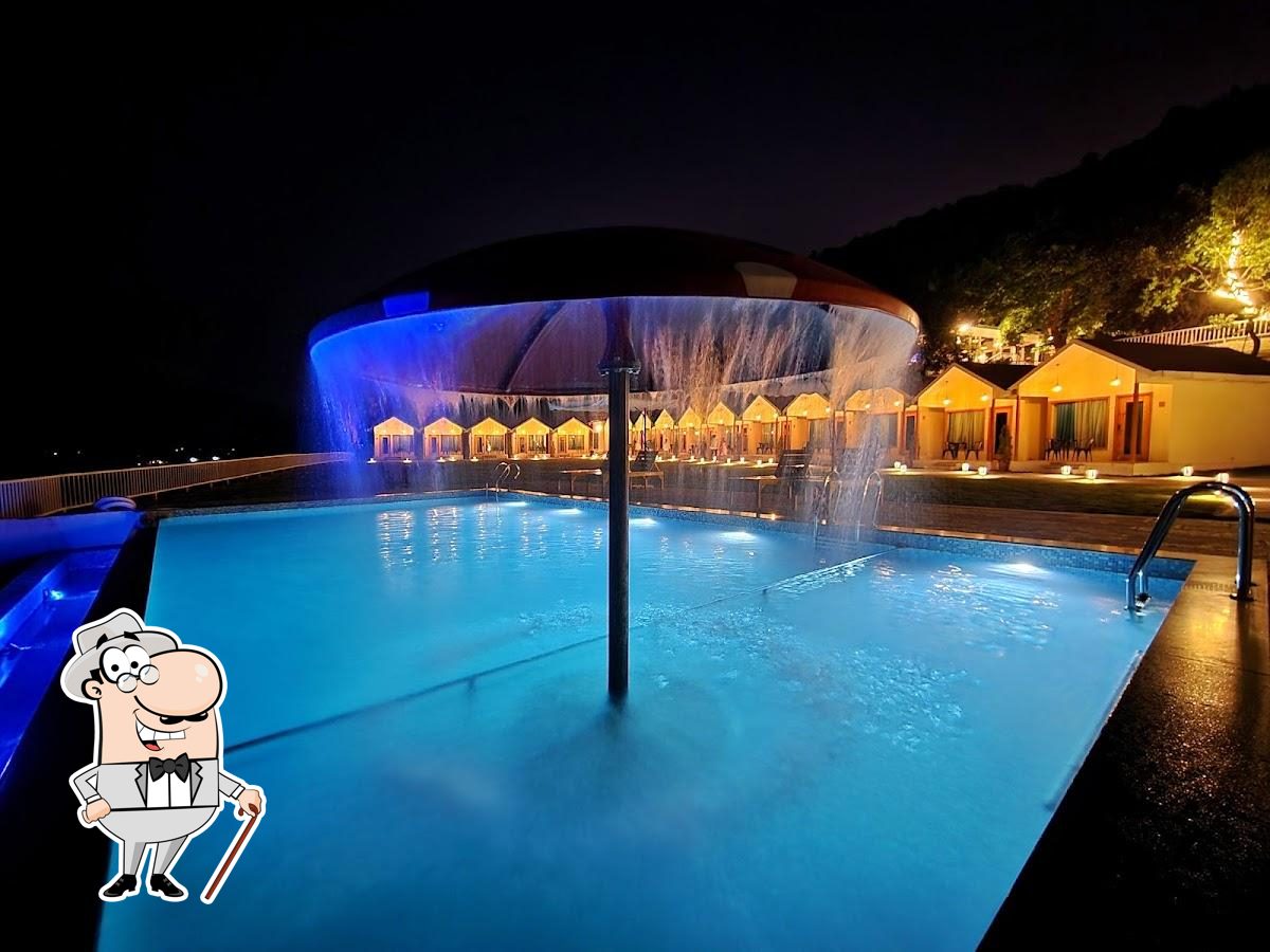 Blu Water Resort Malshej, India - Restaurant reviews