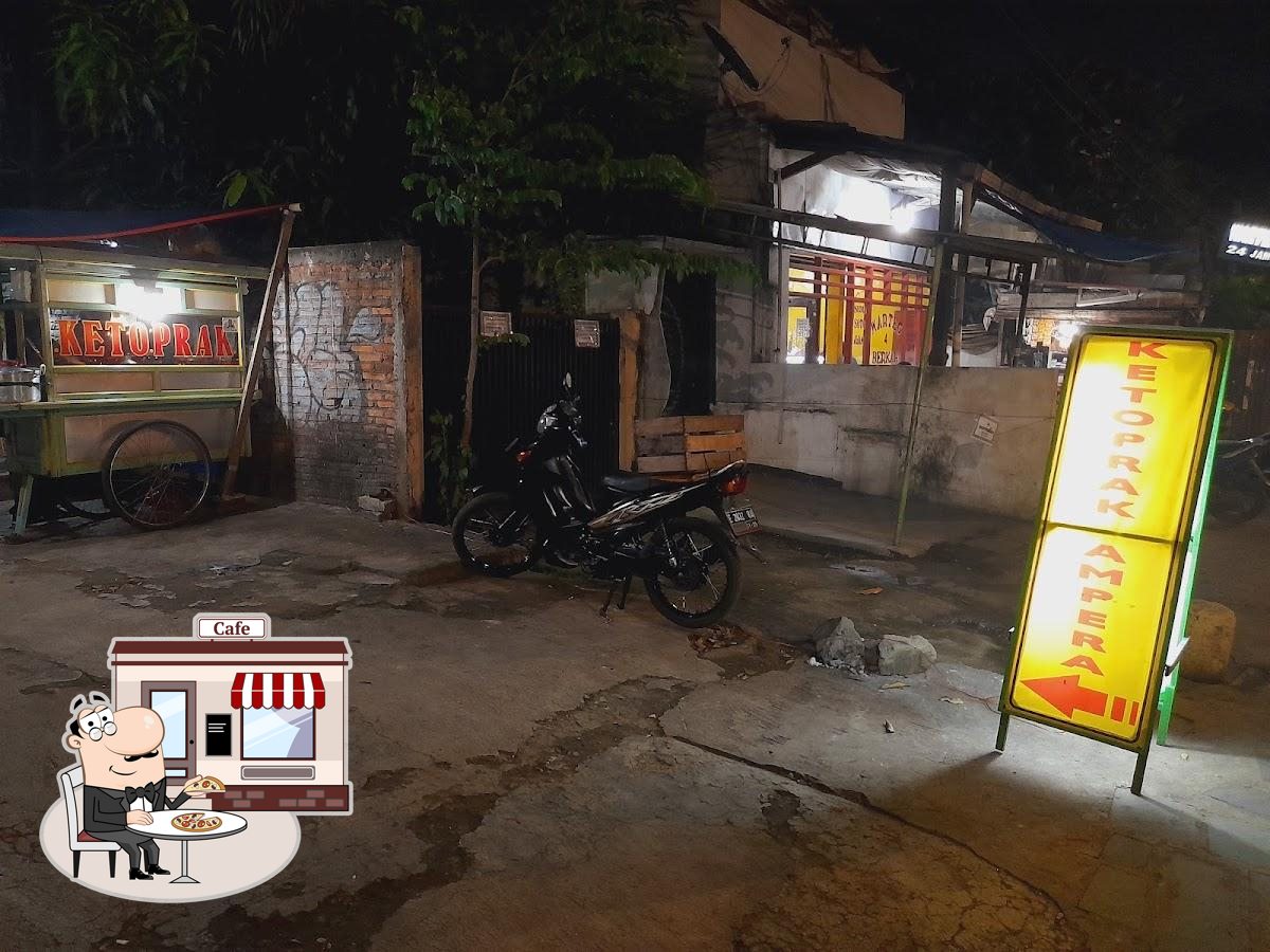 KETOPRAK AMPERA restaurant, South Jakarta, Jl. Ampera Raya No.17A ...