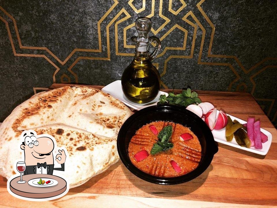 PARAMOUNT YUL in Dorval - Restaurant menu and reviews
