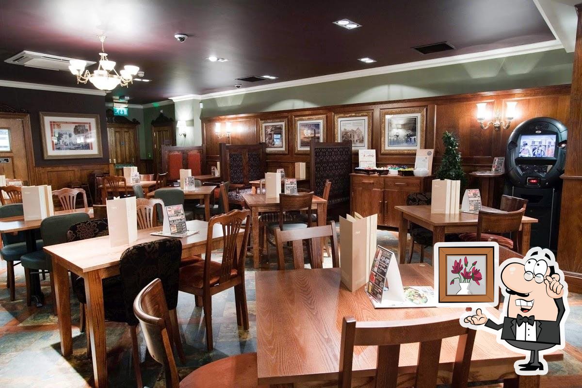 The Market Cross - JD Wetherspoon in Holywell - Restaurant reviews