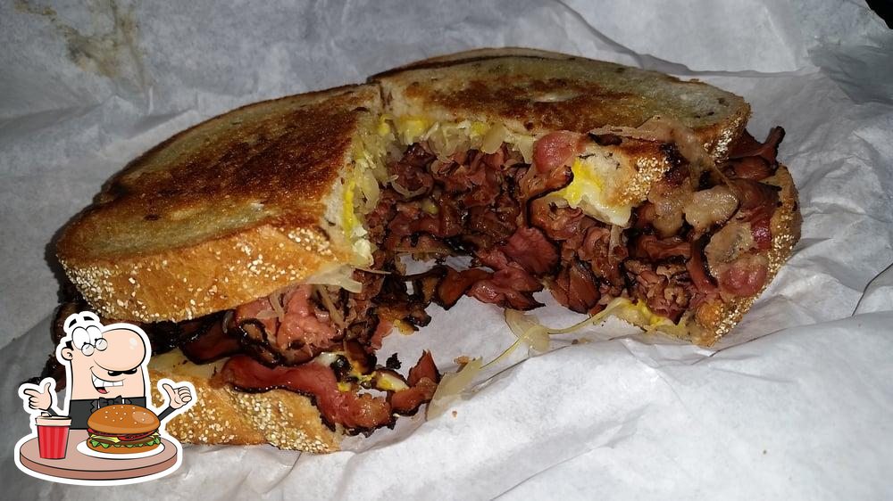Roundhouse Deli in Roseville - Restaurant menu and reviews