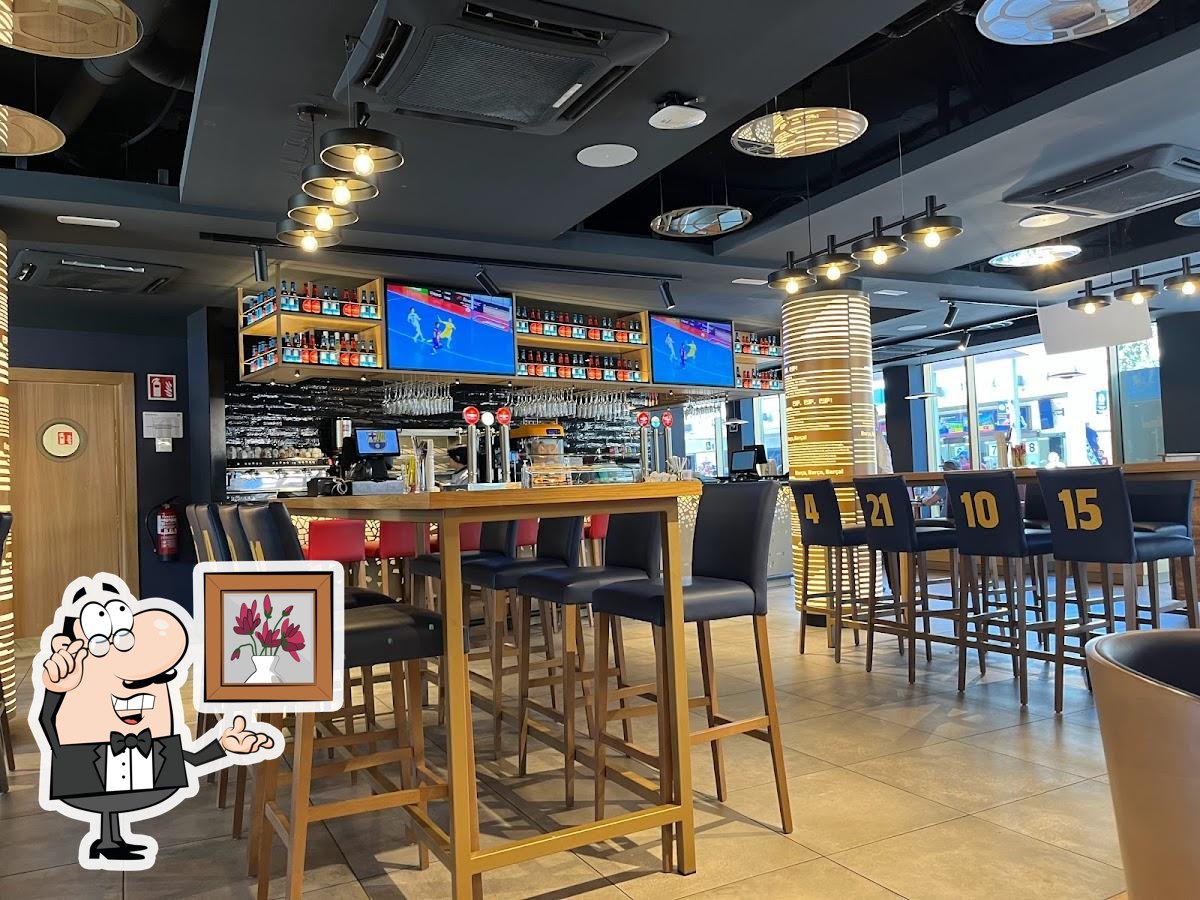 Barça Cafe, Barcelona, Collblanc - Restaurant menu, prices and reviews