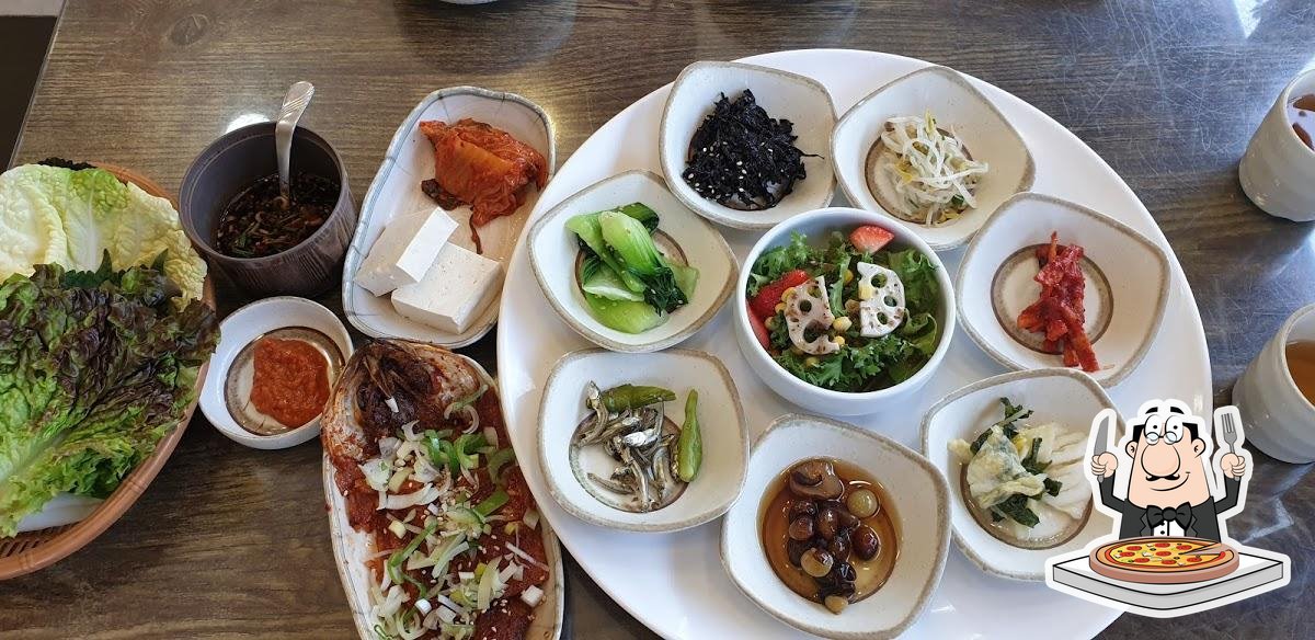 Yukongeenae Lotus Stone Pot Rice restaurant, Yangpyeong-gun ...