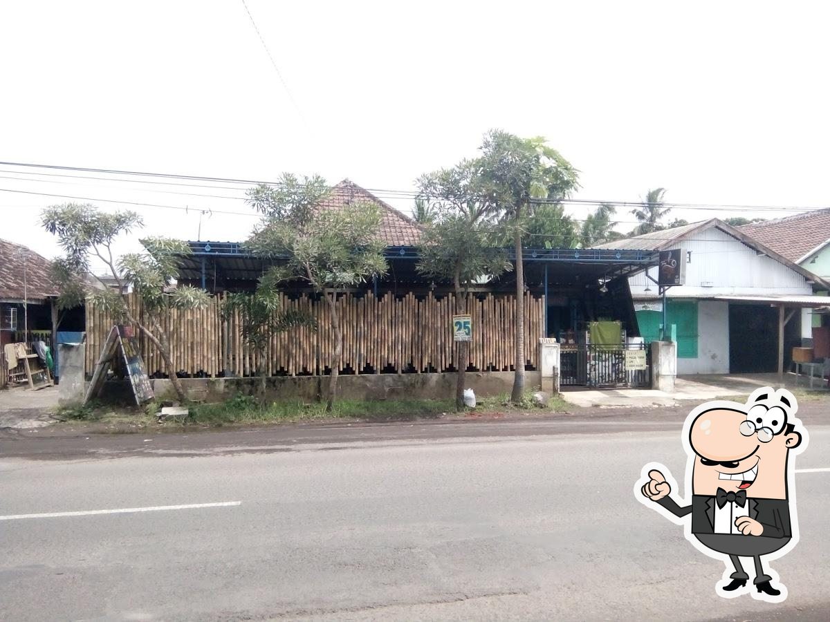 Teras Coffee, Malang, Jl. Raya Krebet Senggrong No.39 - Restaurant reviews