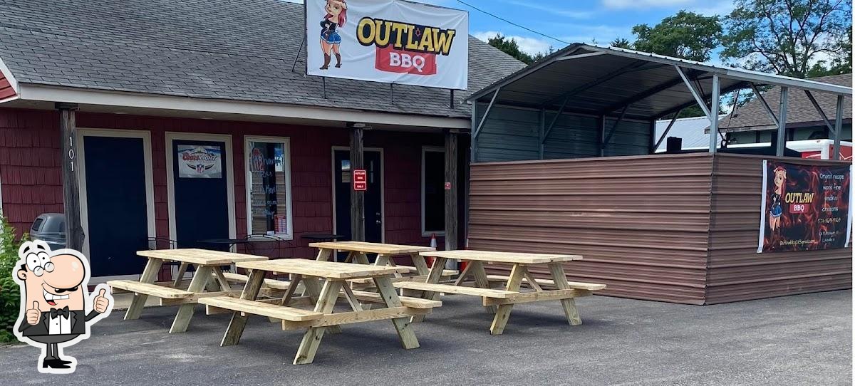 Outlaw BBQ in Lakeville - Restaurant menu and reviews