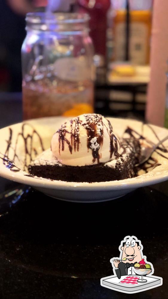 Pluckers Wing Bar, 10407 Katy Fwy in Houston - Restaurant menu and reviews