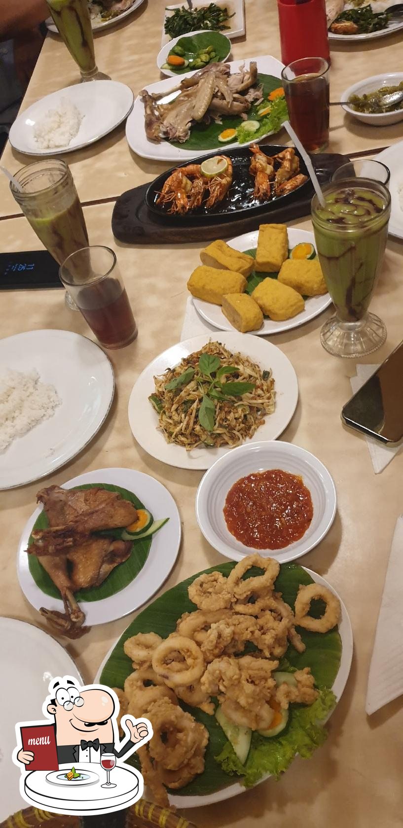 RM Saung Kabayan restaurant, Bandung, Jl. Dr. Djunjunan No.107 ...