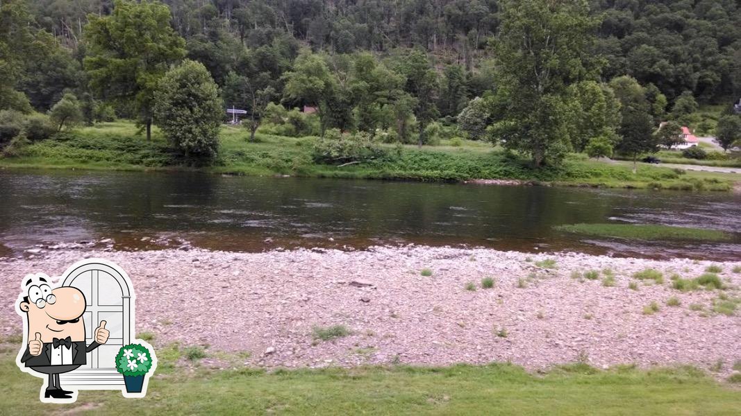 Hotel Manor + Bar in Slate Run - Restaurant reviews