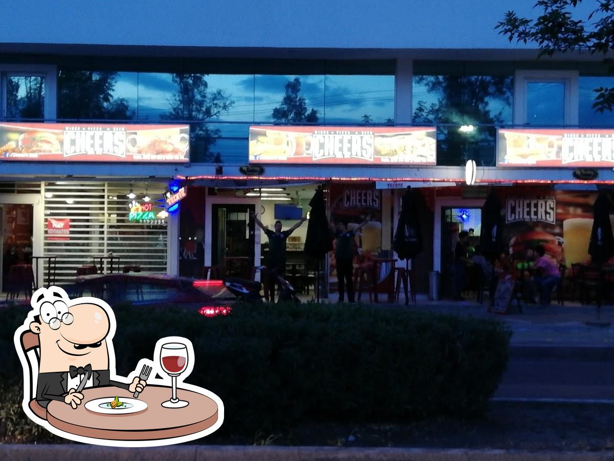 Cheers wings pizza & beer restaurant, Santiago de Querétaro ...