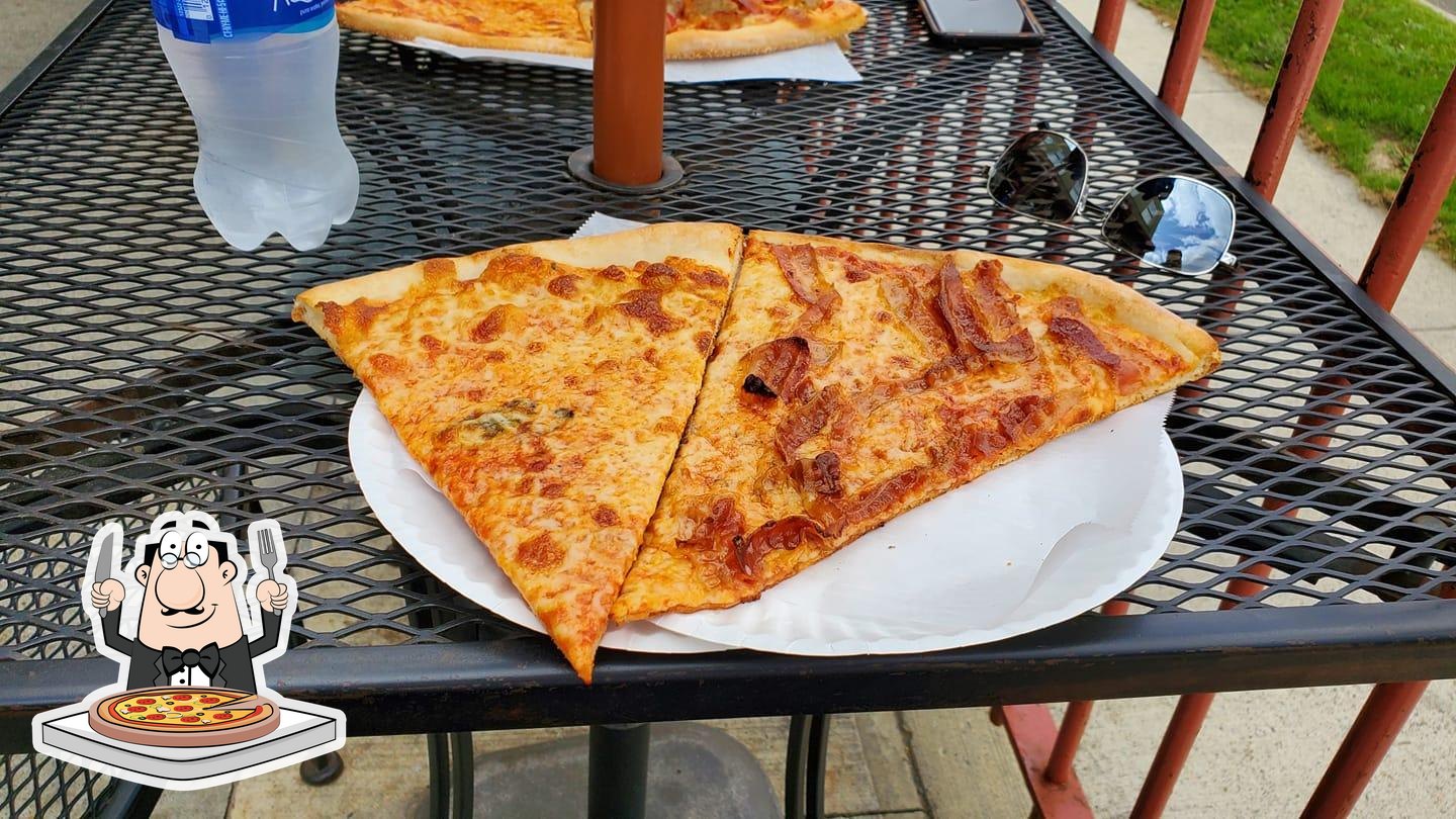 Soho Pizza Danbury in Danbury - Restaurant menu and reviews