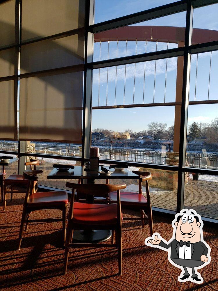 CRAVE American Kitchen & Sushi Bar (Hilton Garden Inn - Sioux City ...