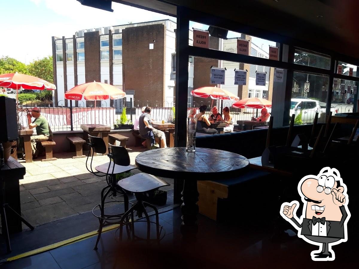 EJ's Cafe, Bar and Restaurant in Llanelli - Restaurant menu and reviews
